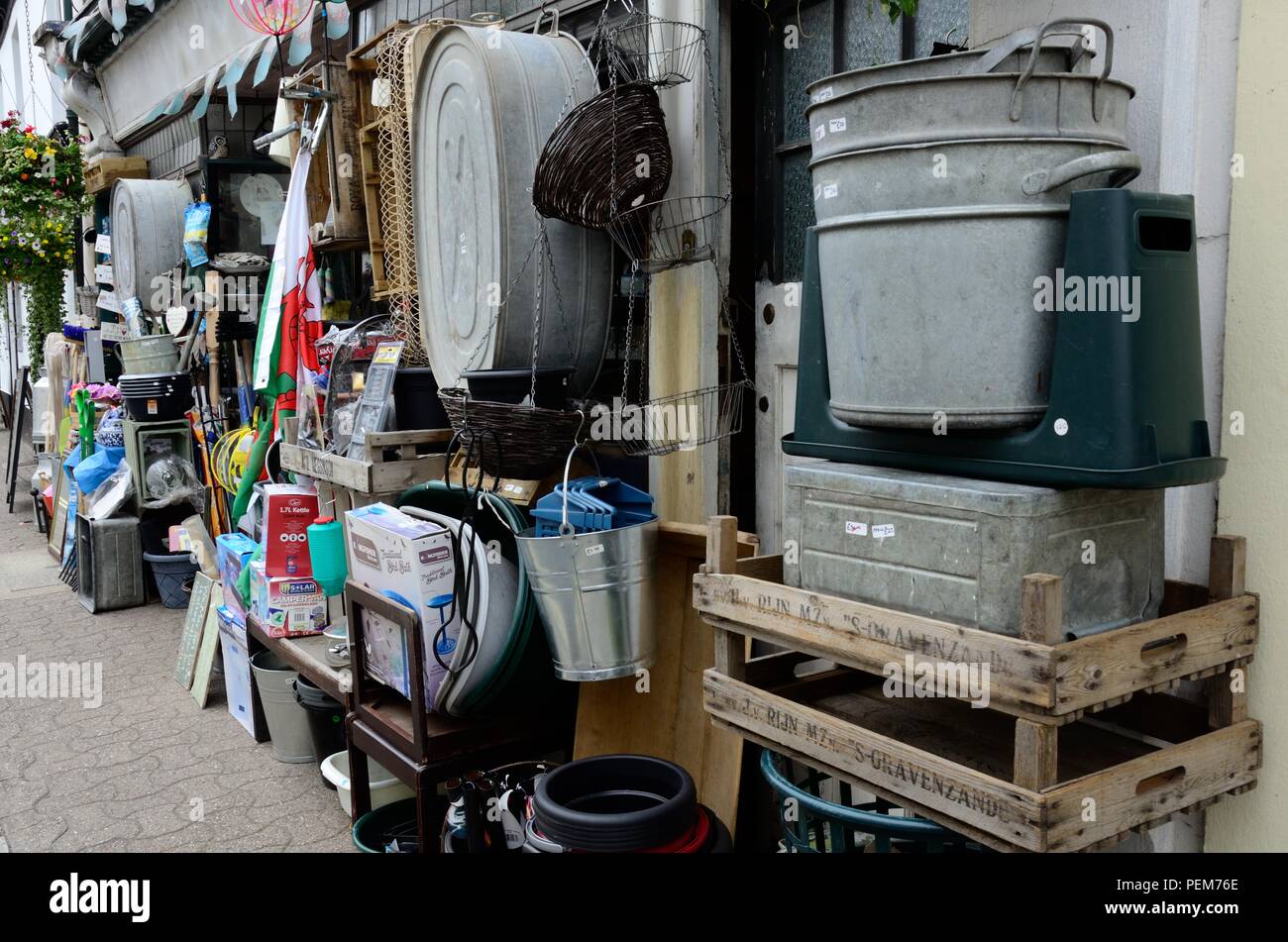 Ironmonger hi-res stock photography and images - Alamy