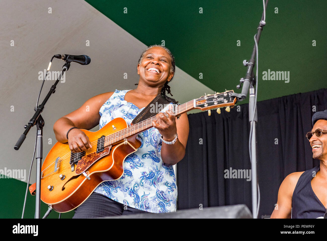 Ruthie foster hi-res stock photography and images - Alamy