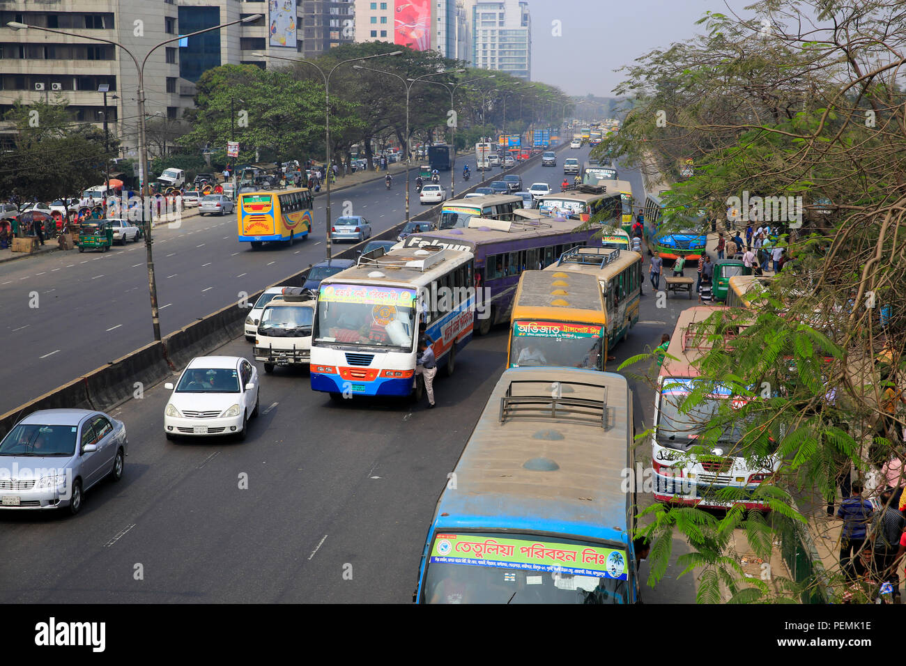 Heavy traffic on the Airport Road in Dhaka, Bangladesh Stock Photo - Alamy