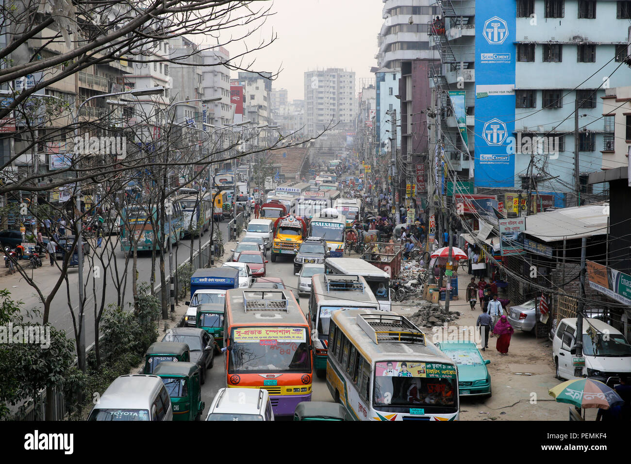 Heavy traffic on the road at Malibagh in Dhaka, Bangladesh Stock Photo ...
