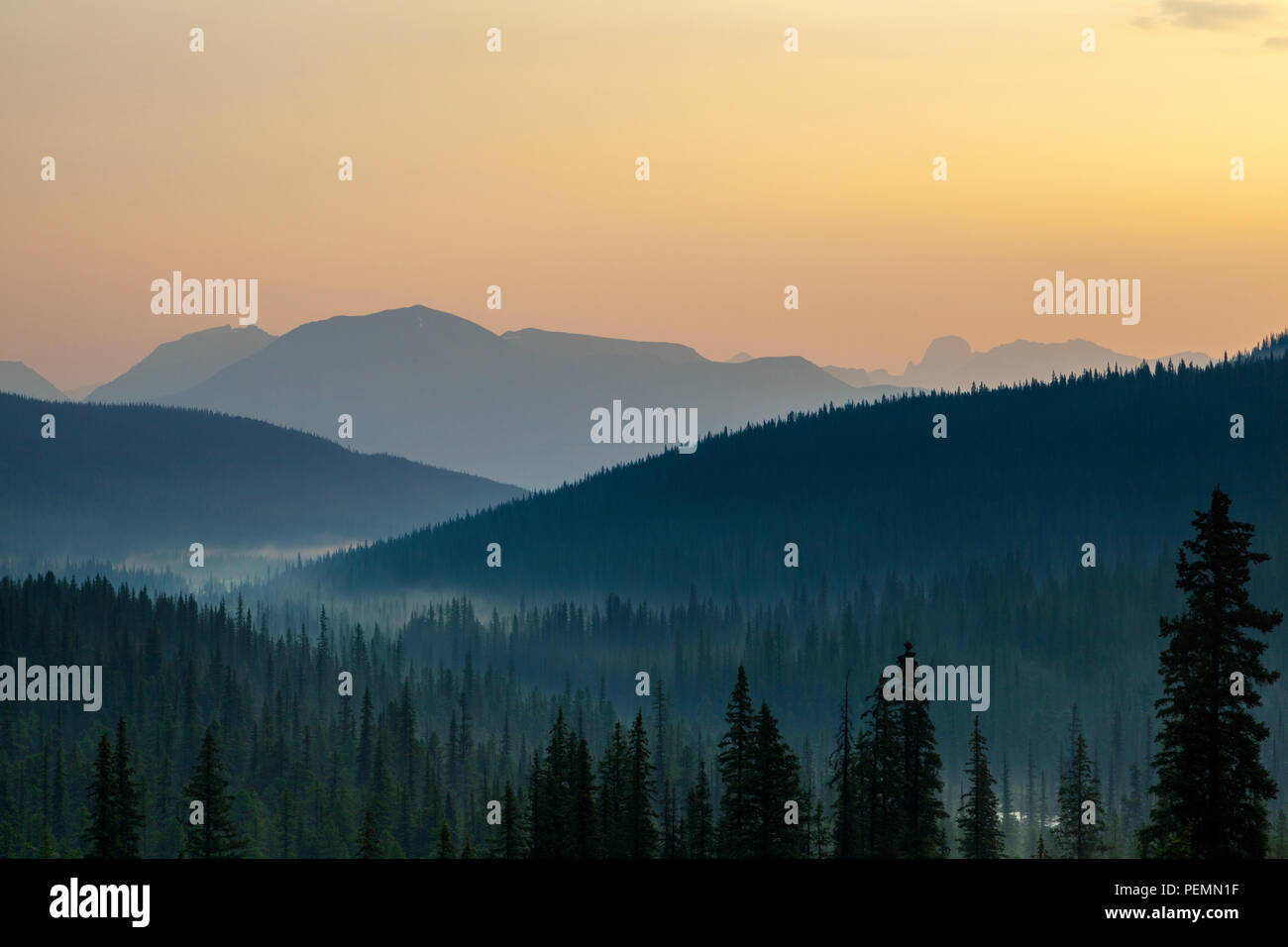 Layered mountain ridges hi-res stock photography and images - Alamy