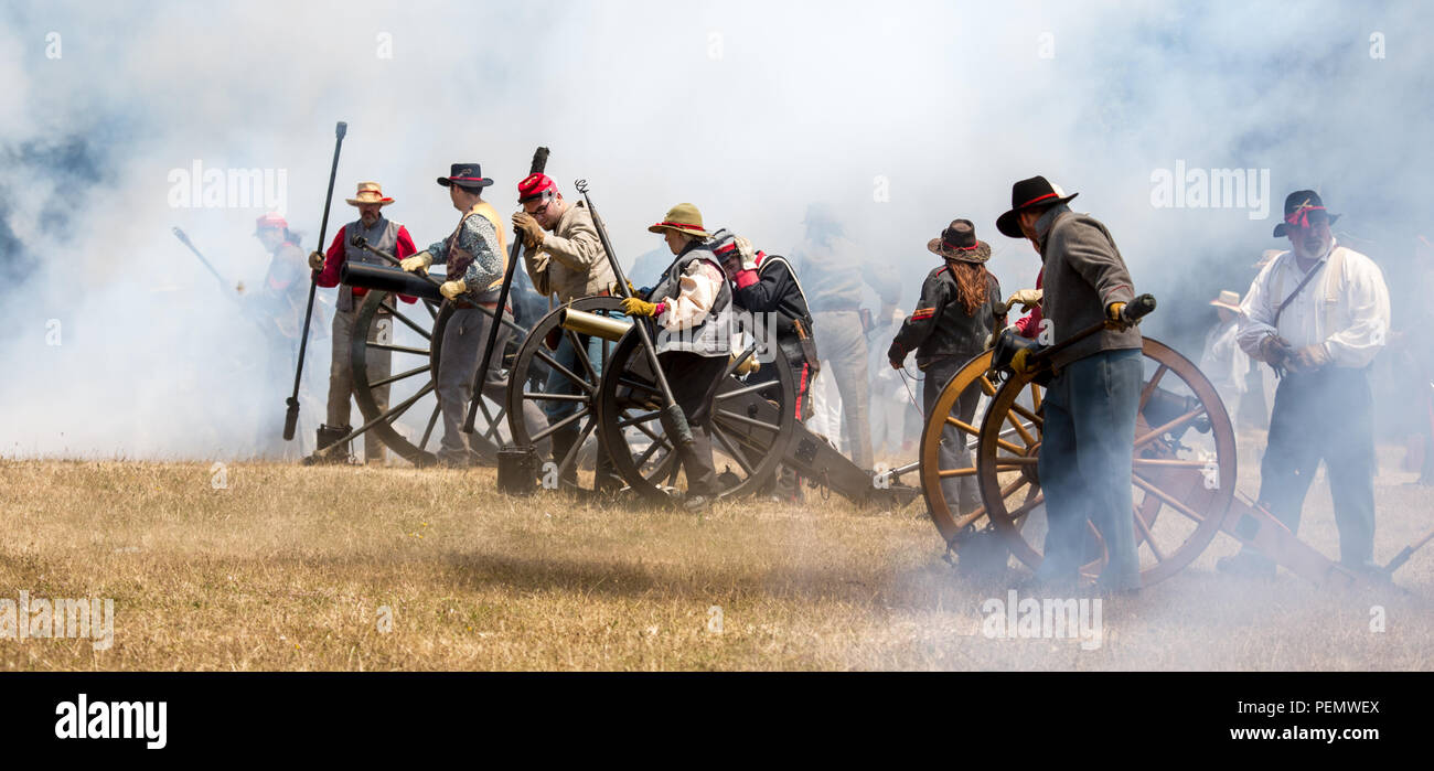 Fire smoke civil war reenactor hi-res stock photography and images - Alamy