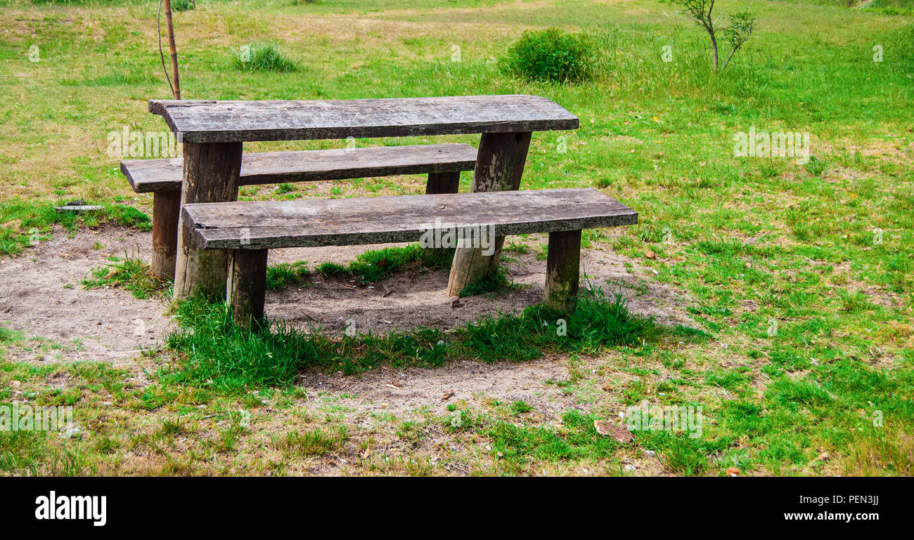 Back to back outdoor benches hi-res stock photography and images - Alamy