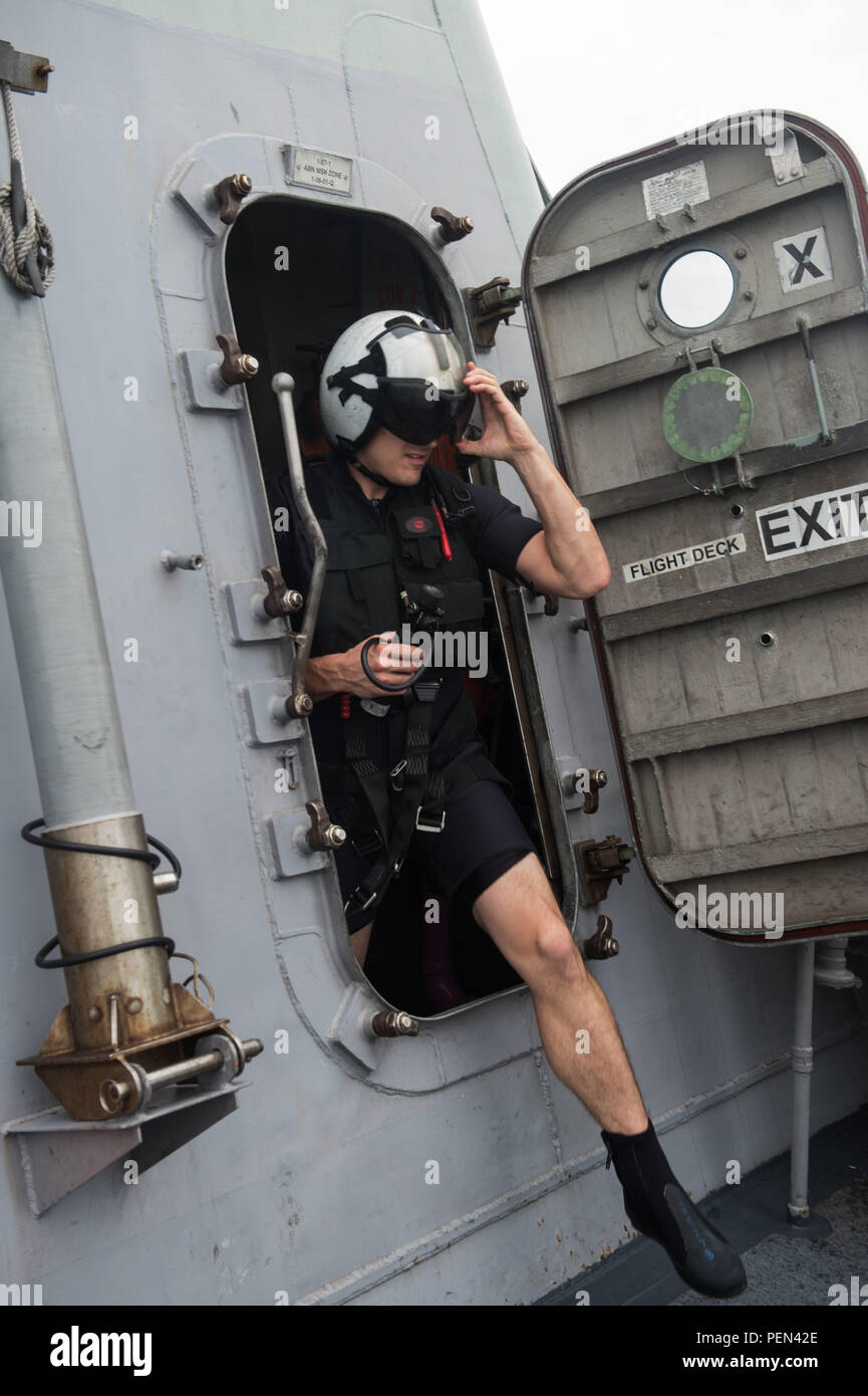 SOUTH CHINA SEA – (Dec. 16, 2015) – Naval Aircrewman-Tactical ...
