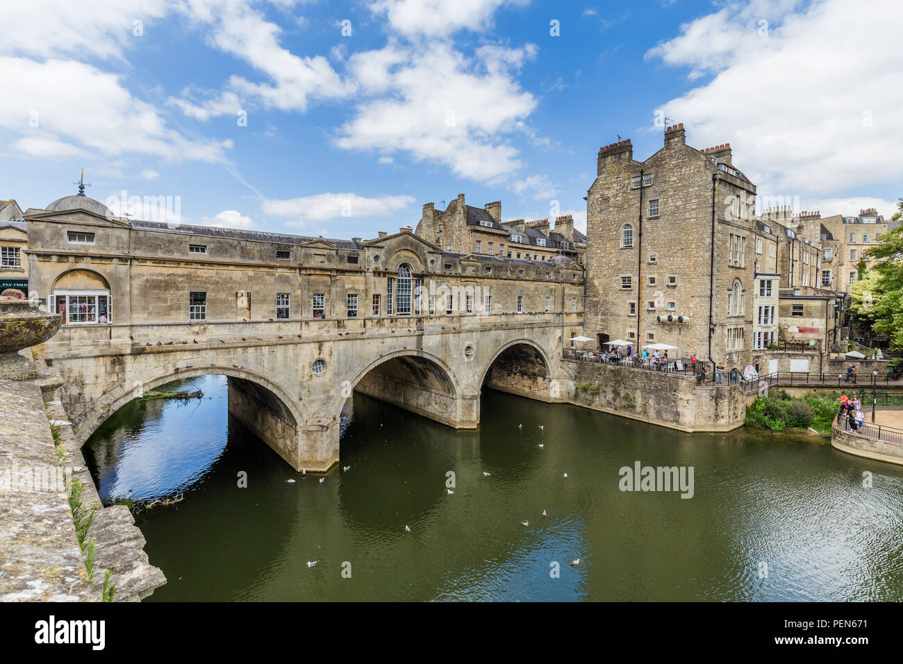 Ancient Pulteney Bridge in Bath, Somerset, UK Stock Photo - Alamy