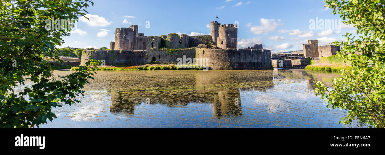 Caerphilly castle cardiff wales hi-res stock photography and images - Alamy