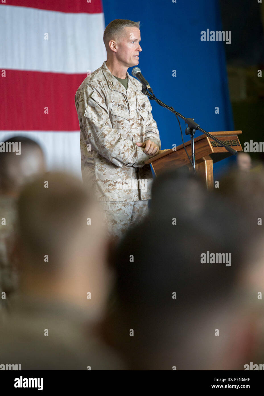 Maj gen carl e mundy iii hi-res stock photography and images - Alamy