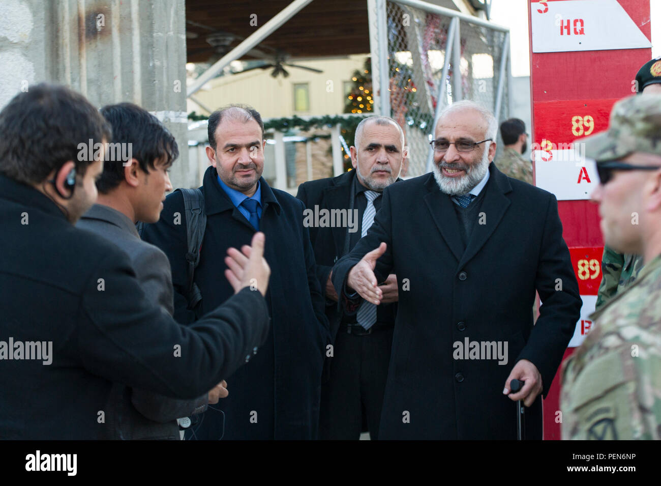 U.S. Defense Secretary Ash Carter and his wife visited Forward ...