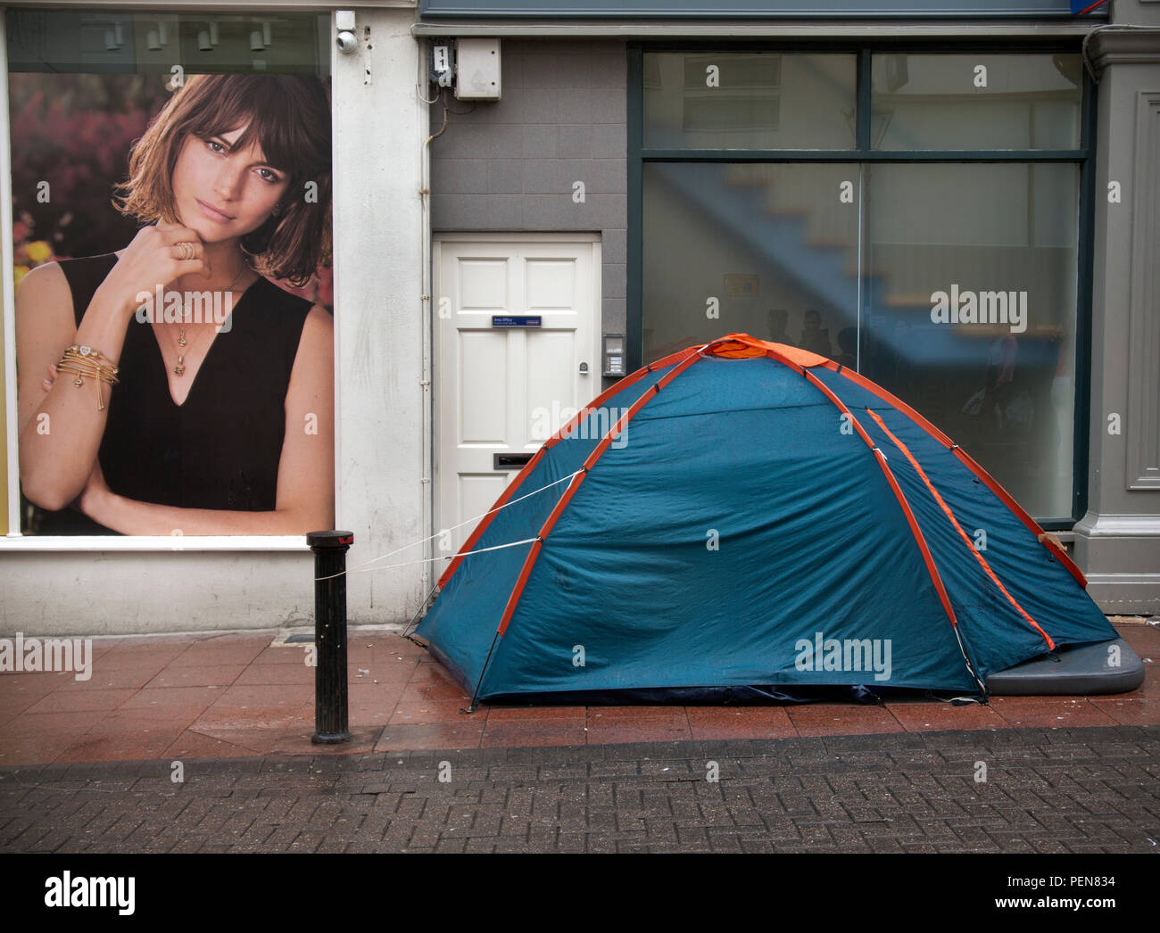 A homeless person's tent in Brighton city center Stock Photo - Alamy