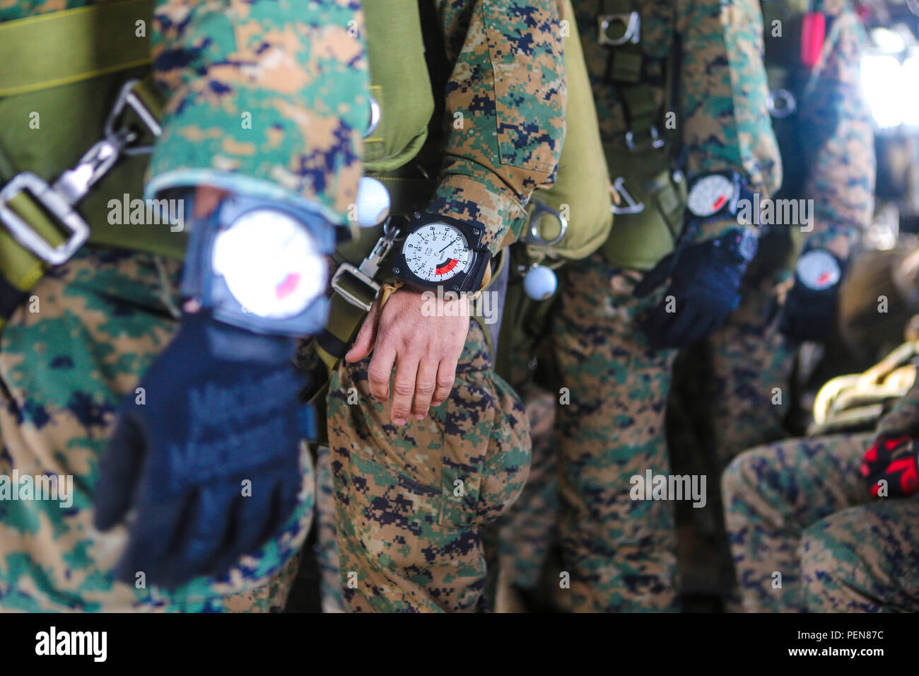 Marines with the 1st Expeditionary Operations Training Group use ...