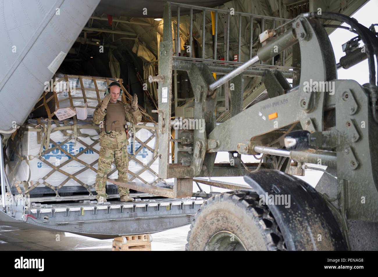 Hercules aircraft cargo ramp hi-res stock photography and images - Alamy