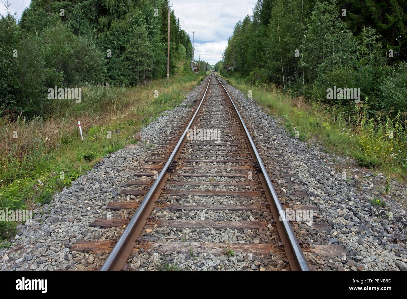 empty railroad tracks Stock Photo - Alamy