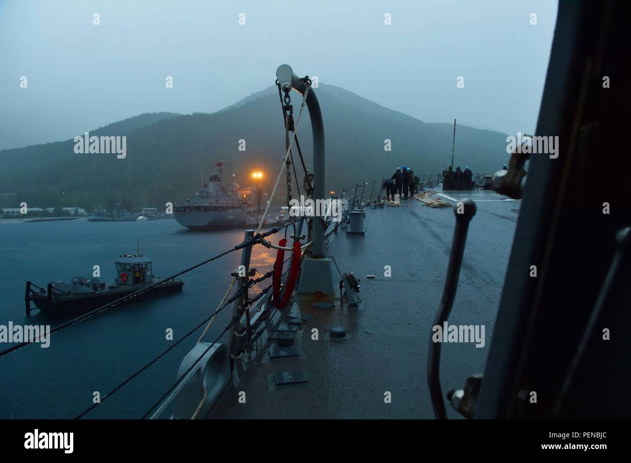 160107-N-XT273-968 AKSAV, Turkey (Jan. 7, 2016) Sailors aboard USS Ross ...