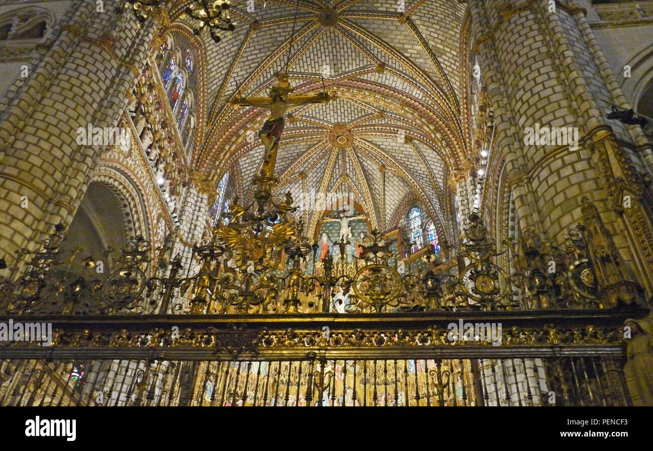 Toledo cathedral interior hi-res stock photography and images - Alamy