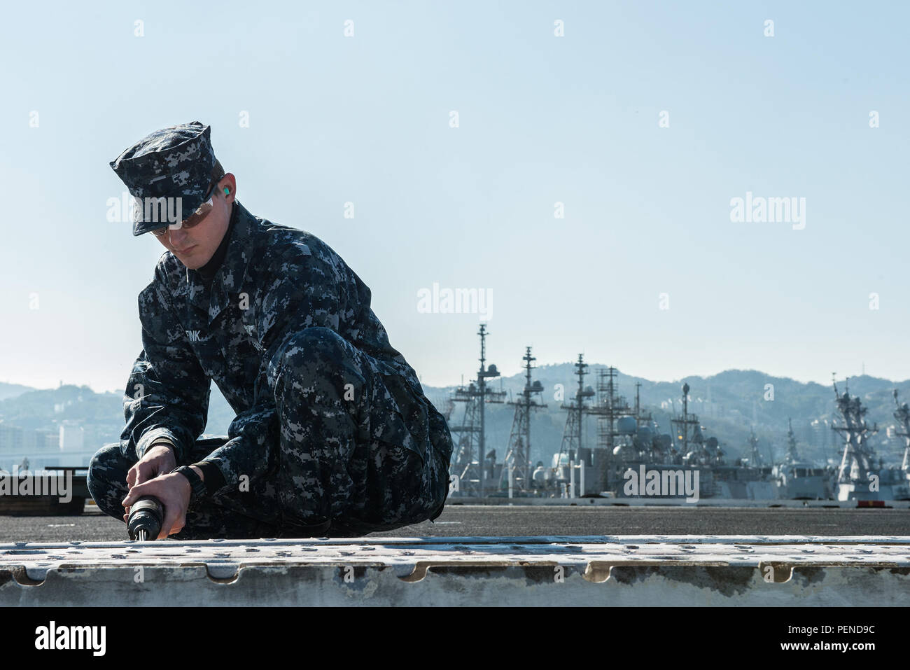 160110-N-WA993-033 YOKOSUKA, Japan (Jan. 10, 2016) Aviation Boatswain's ...
