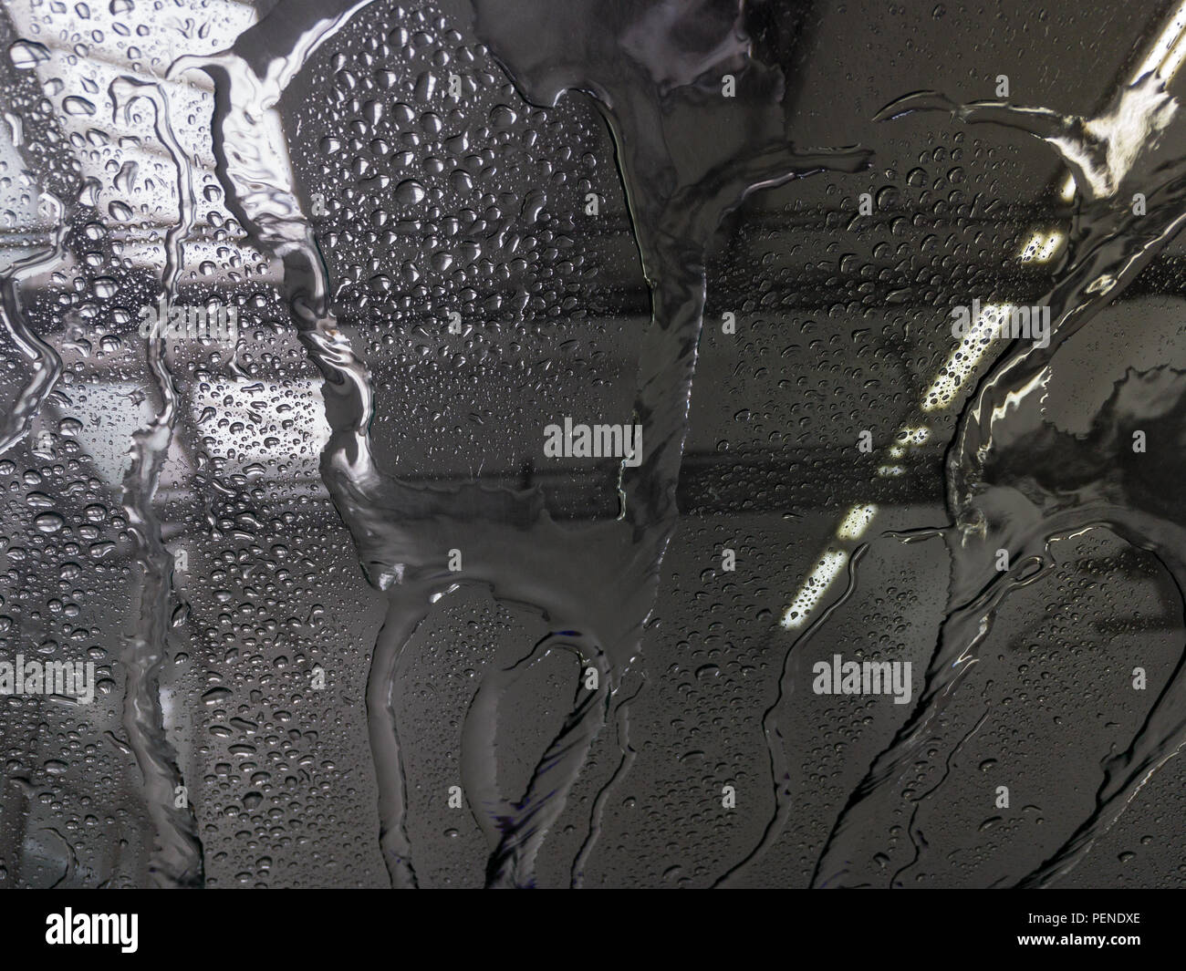 Running inside from rain hi-res stock photography and images - Alamy