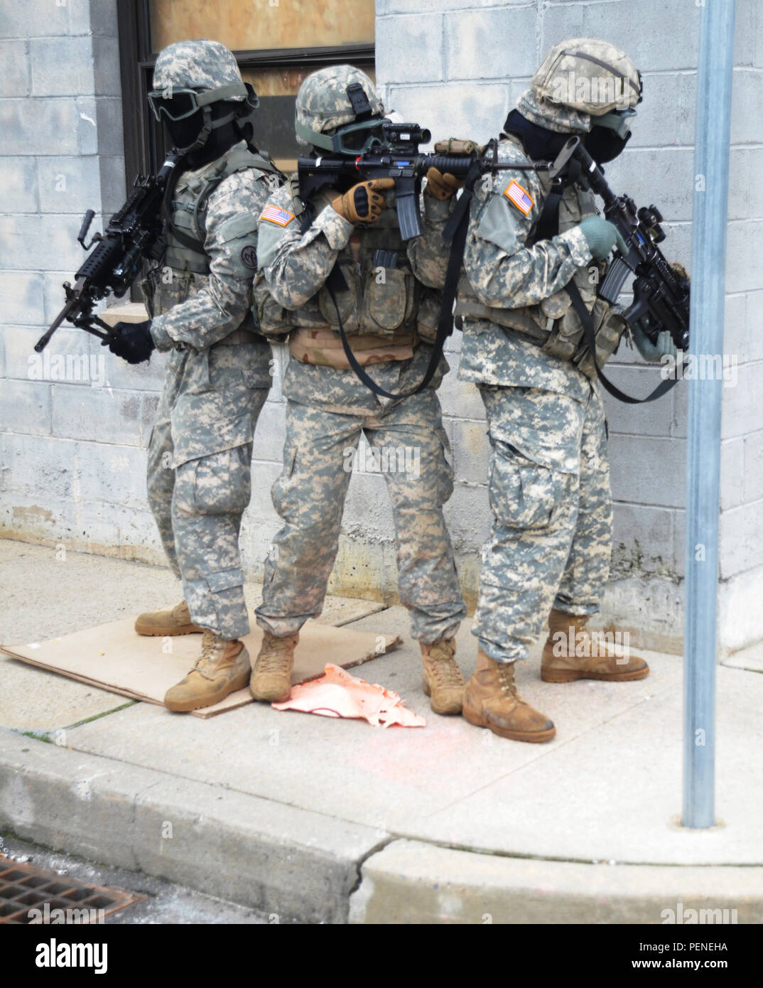 New York Army National Guard Soldiers assigned to Company A, 1st ...
