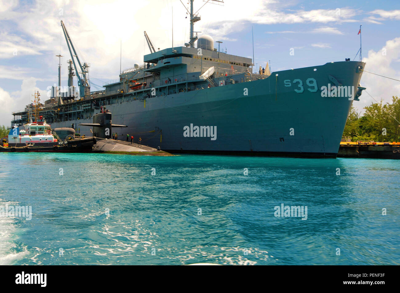 160107-N-PN275-069 DIEGO GARCIA (Jan. 7, 2016) Guided-missile submarine ...