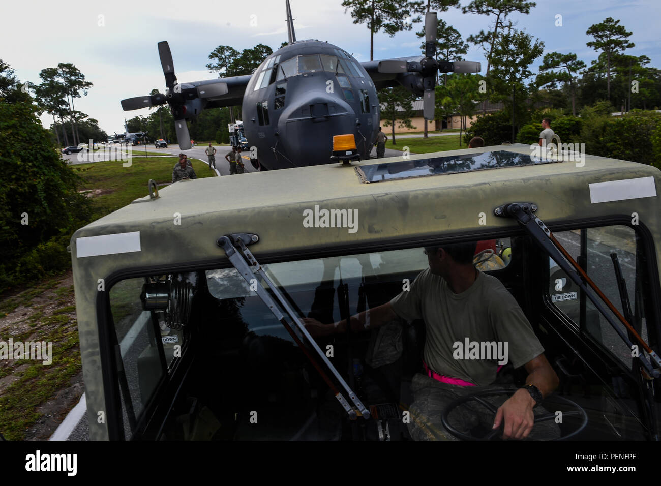 Mc 130 combat shadow hi-res stock photography and images - Alamy