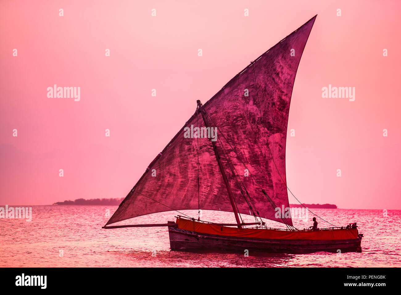 African wooden dhow boat sailing hi-res stock photography and images ...