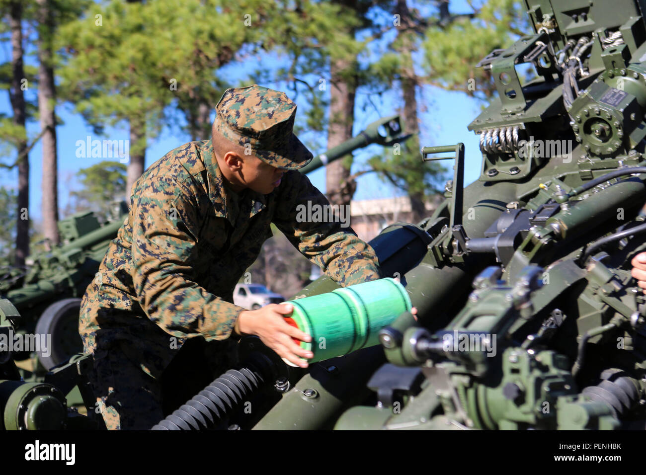 Artillery propellant hi-res stock photography and images - Alamy