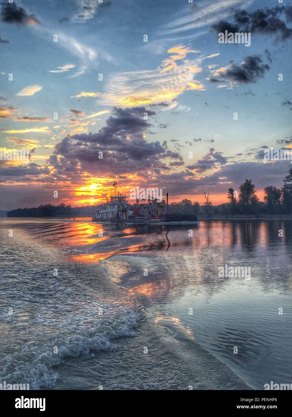 USCGC Sangamon is underway working aids to navigation on the Illinois ...
