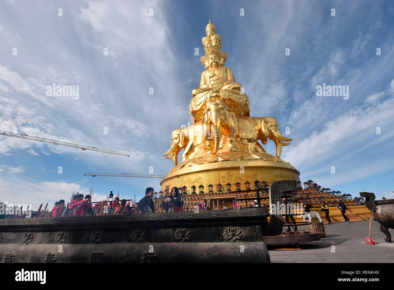 Huazang Temple, Emei Shan, Éméi Shan, Leshan, Sichuan, China, Monument ...