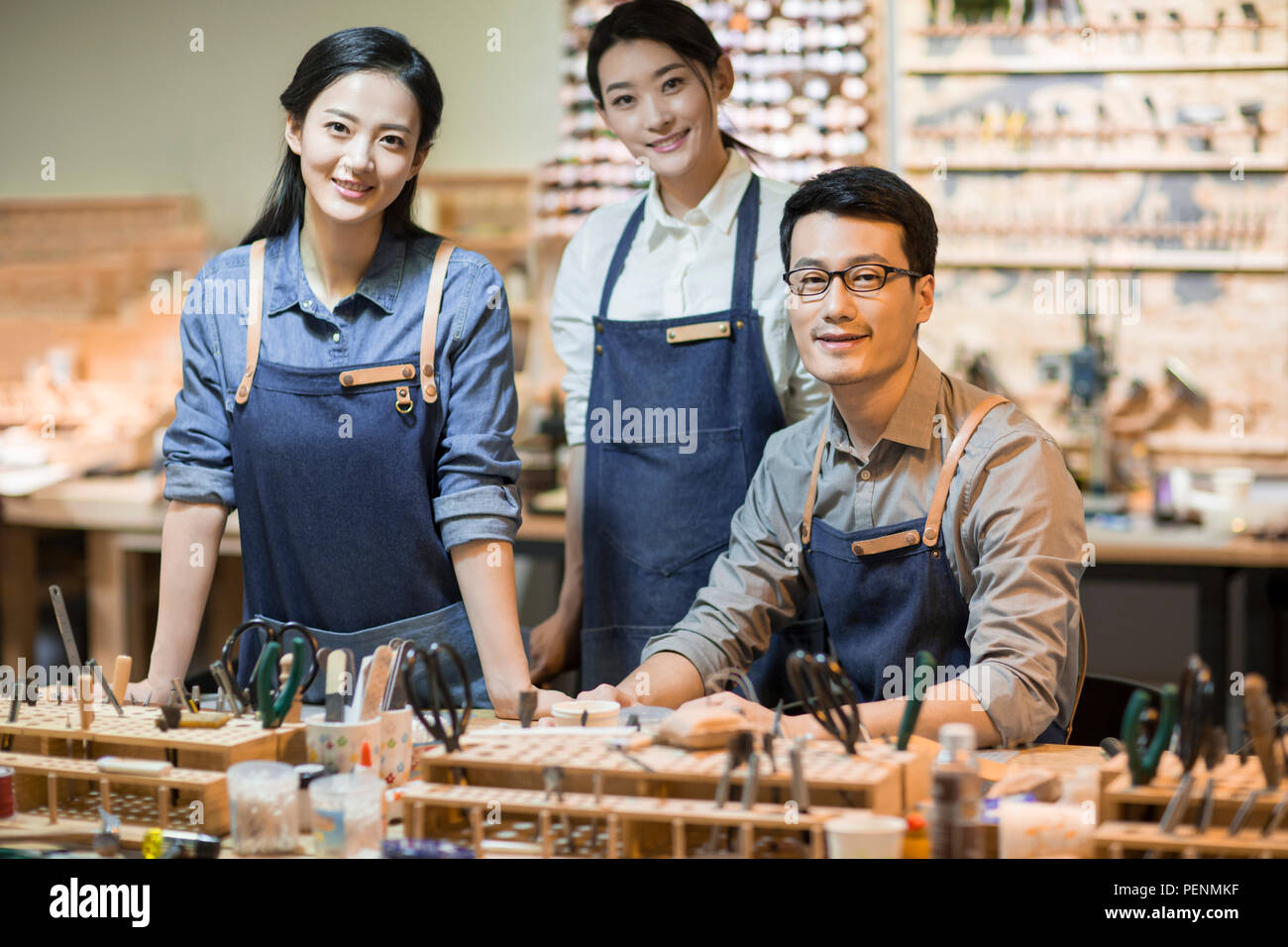 Craftspeople craftsperson hi-res stock photography and images - Alamy