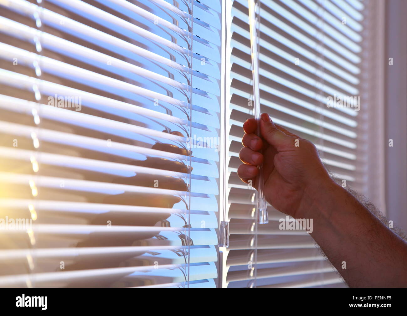 Horizontal blinds hi-res stock photography and images - Alamy