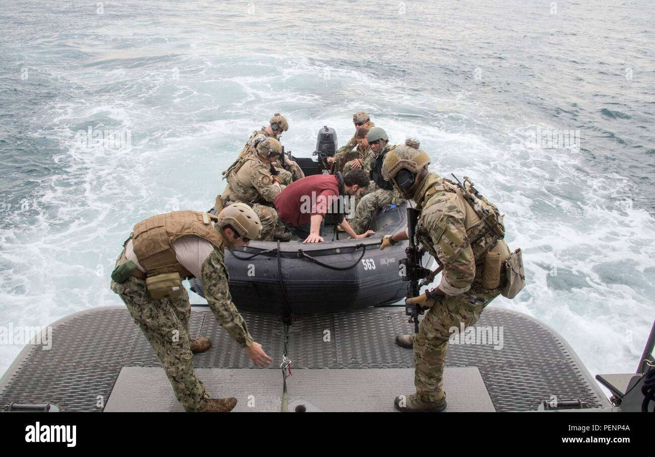 151223-N-JC374-117 ARABIAN GULF (Dec. 23, 2015) The U.S. Coast Guard's ...