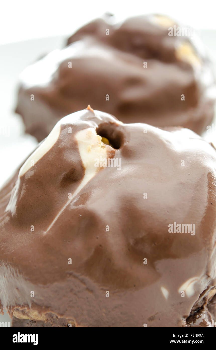 Profiterole, france hi-res stock photography and images - Alamy