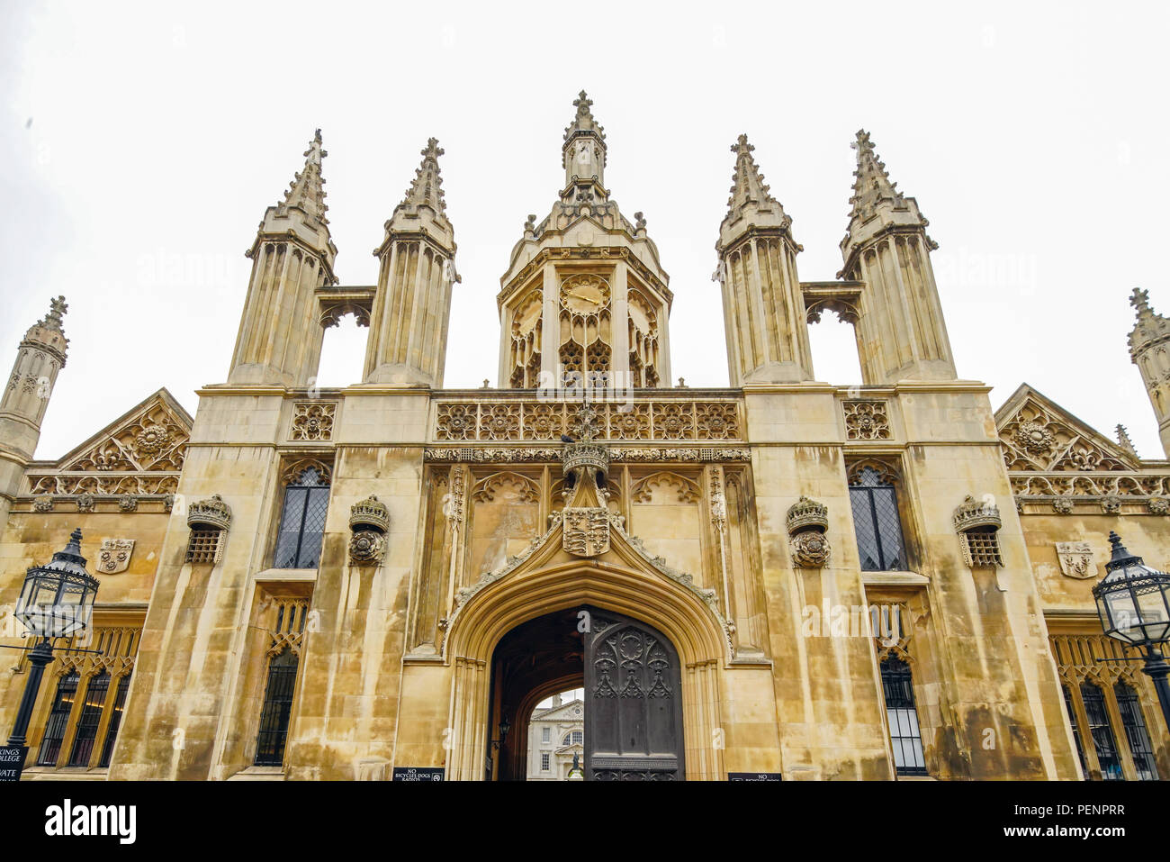 Kings college cambridge entrance gate hi-res stock photography and ...