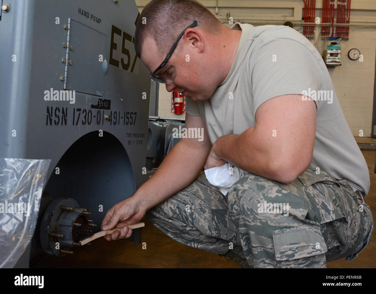 Bomblift hi-res stock photography and images - Alamy