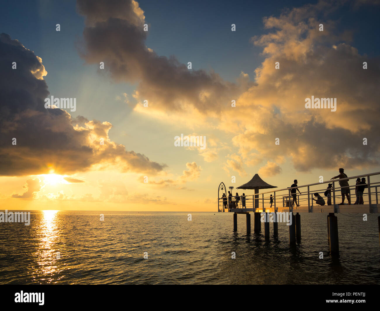 Okinawa island pier beach hi-res stock photography and images - Alamy