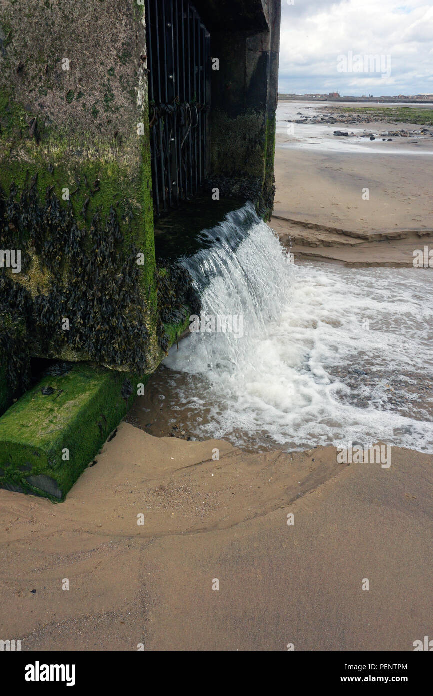 Overflow of the sea hi-res stock photography and images - Alamy