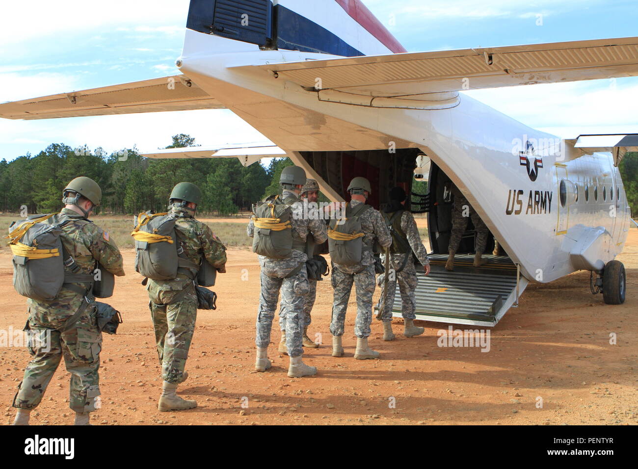U.S. Army paratroopers with U.S. Army John F. Kennedy Special Warfare ...