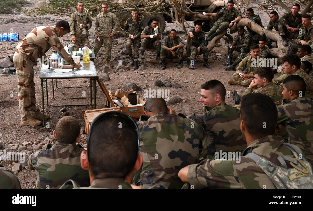 French desert survival course hi-res stock photography and images - Alamy