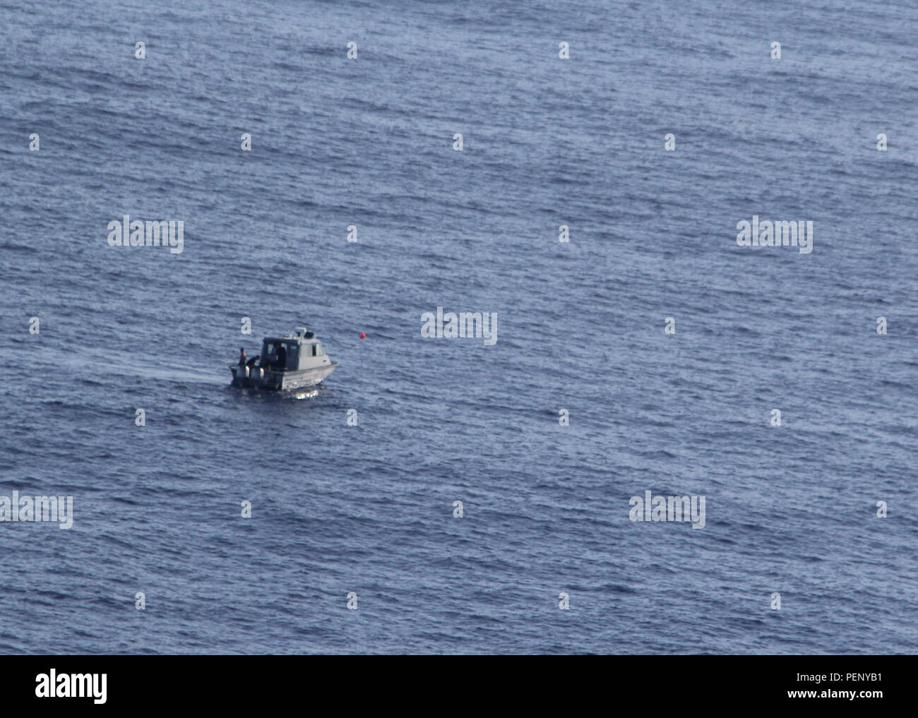 Navy Mobile Diving and Salvage Unit-1 conducts underwater searches in ...