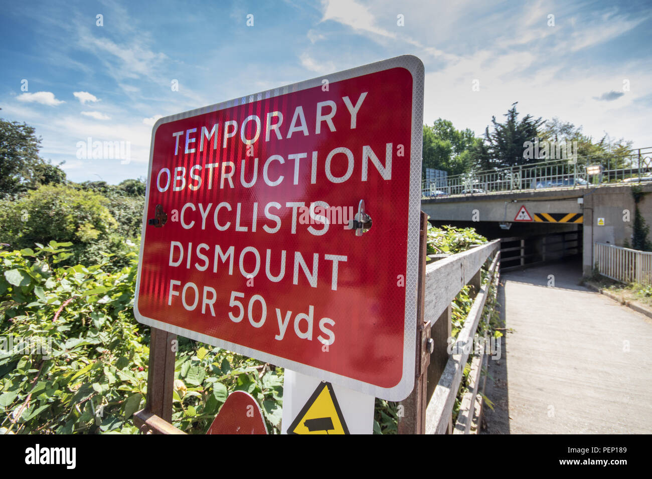 Cyclist warning sign hi-res stock photography and images - Alamy