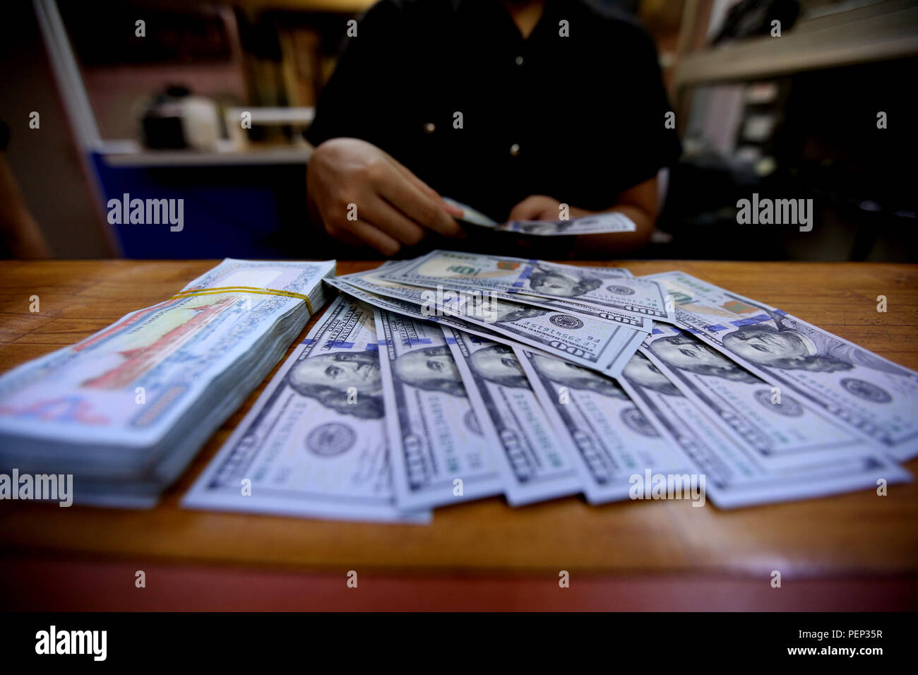 Foreign currency exchange counter hi-res stock photography and images ...