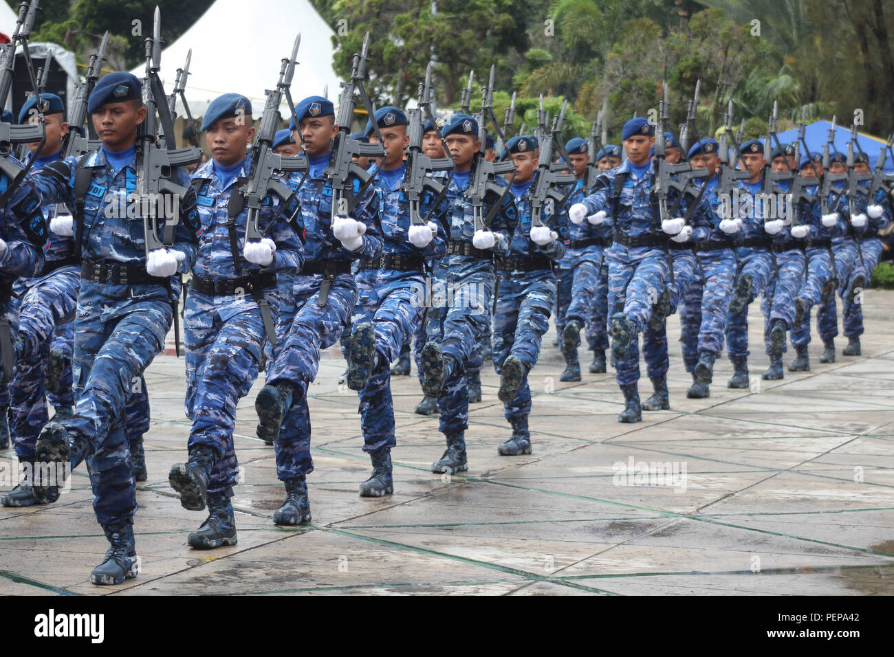 Indonesian army hi-res stock photography and images - Alamy