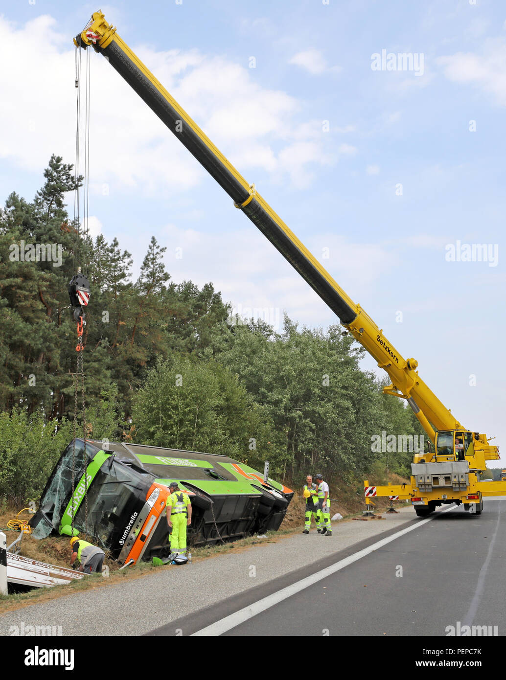 Linstow, Germany. 17th Aug, 2018. The long-distance bus that crashed ...