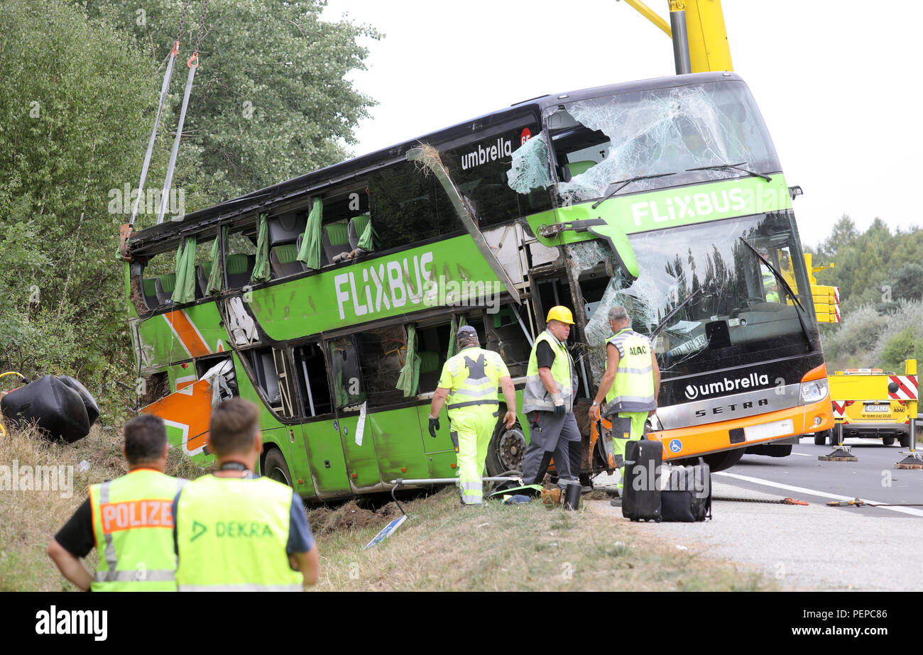 Linstow, Germany. 17th Aug, 2018. The long-distance bus that crashed ...