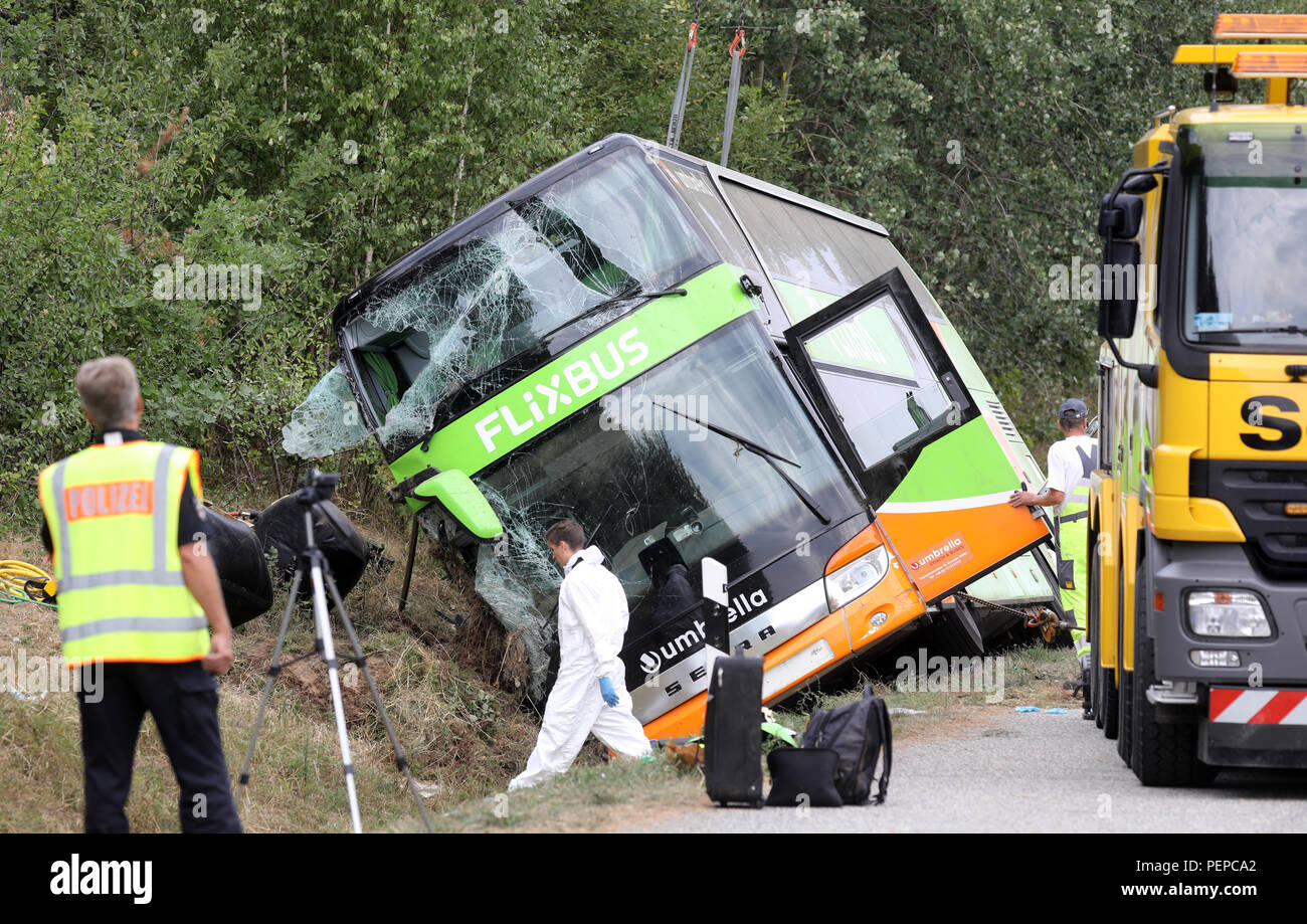 Linstow, Germany. 17th Aug, 2018. The long-distance bus that crashed ...