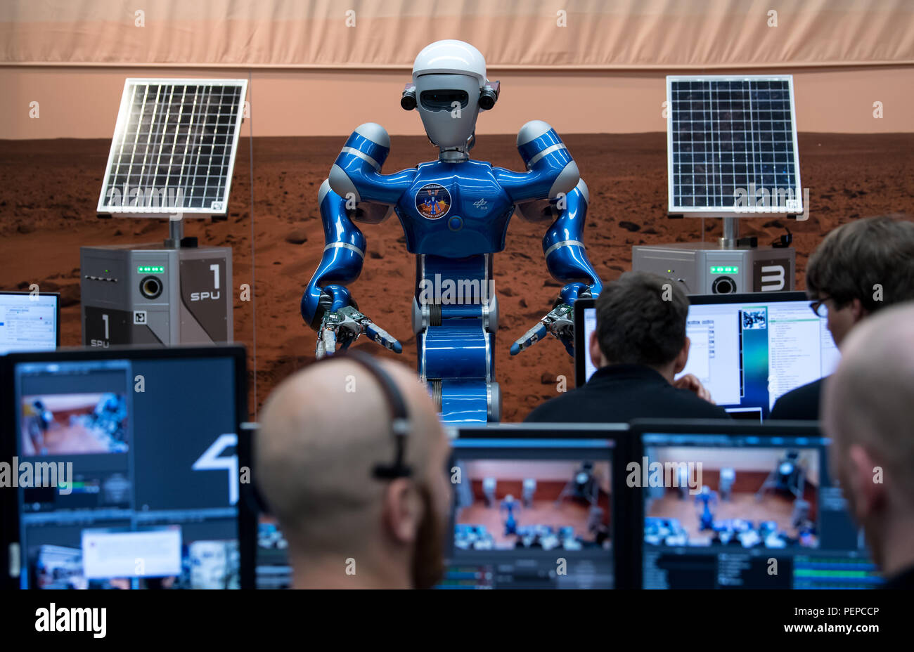 Human robot workers hi-res stock photography and images - Alamy
