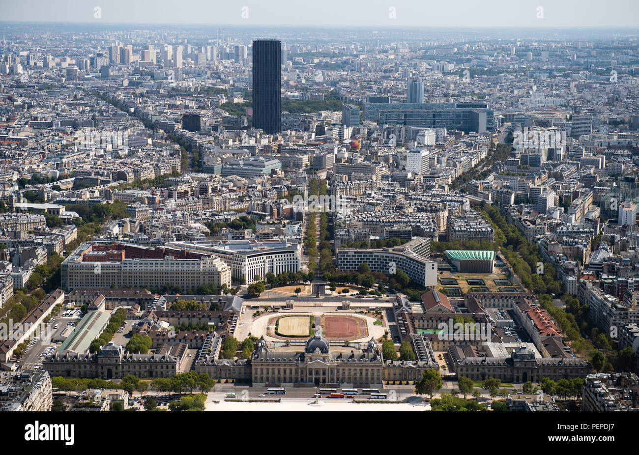 Military school building in paris hi-res stock photography and images ...