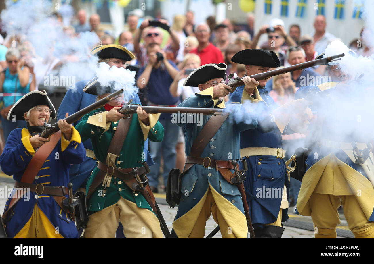 Wismar, Germany. 17th Aug, 2018. Participants of the Schwedenfest ...