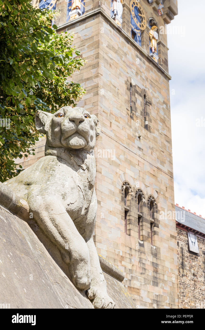 Animal wall near the castle in Cardiff, Wales, UK Stock Photo - Alamy