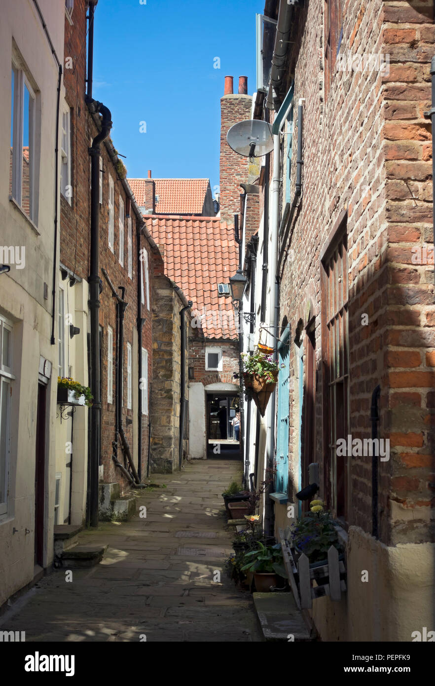 Loggerheads Yard alley alleyway narrow street backstreet in the town ...