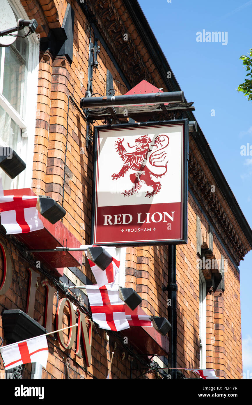 Frodsham cheshire hi-res stock photography and images - Alamy